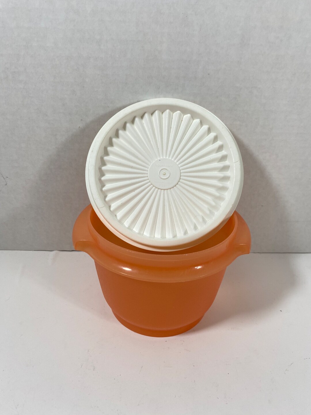 Vintage 1970’s Tupperware Peach Round Servalier Bowl Container (886-11 ...