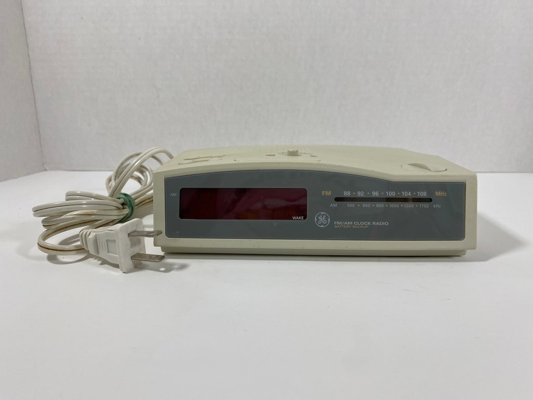 Vintage 1990’s General Electric GE AM•FM Clock Radio With Led Display ...
