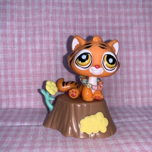 Vintage Littlest Pet Shop LPS Tiger Cat With Handmade Necklace Stand ...