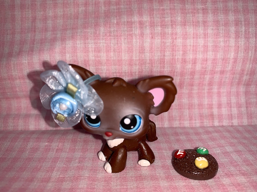 Discontinued LPS Littlest Pet Shop Brown Chihuahua Dog With Handmade ...