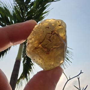 Libyan Desert Glass: Natural Smokey Tektite Crystal (28.5gr) - Etsy UK