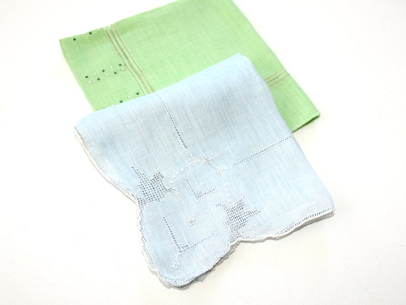 1930s Fine Linen Hand Embroidered Handkerchief Bundle… - Gem