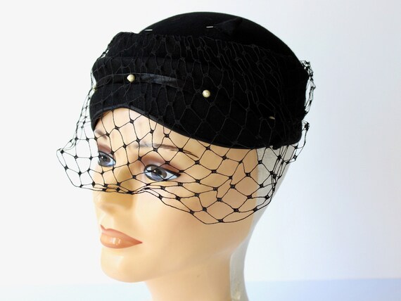 1930s - 1940s Veiled Cashmere Calot Hat - Russian Net… - Gem