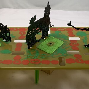 1965 Green Ghost Game by Transogram Complete in Very Good Condition ...