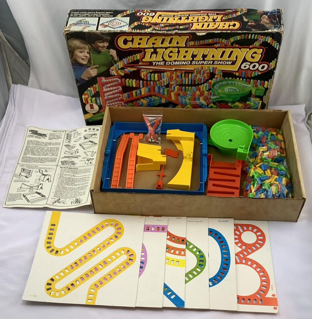 1982 Chain Lightning 600 Domino Super Show by Hasbro Complete in Good ...