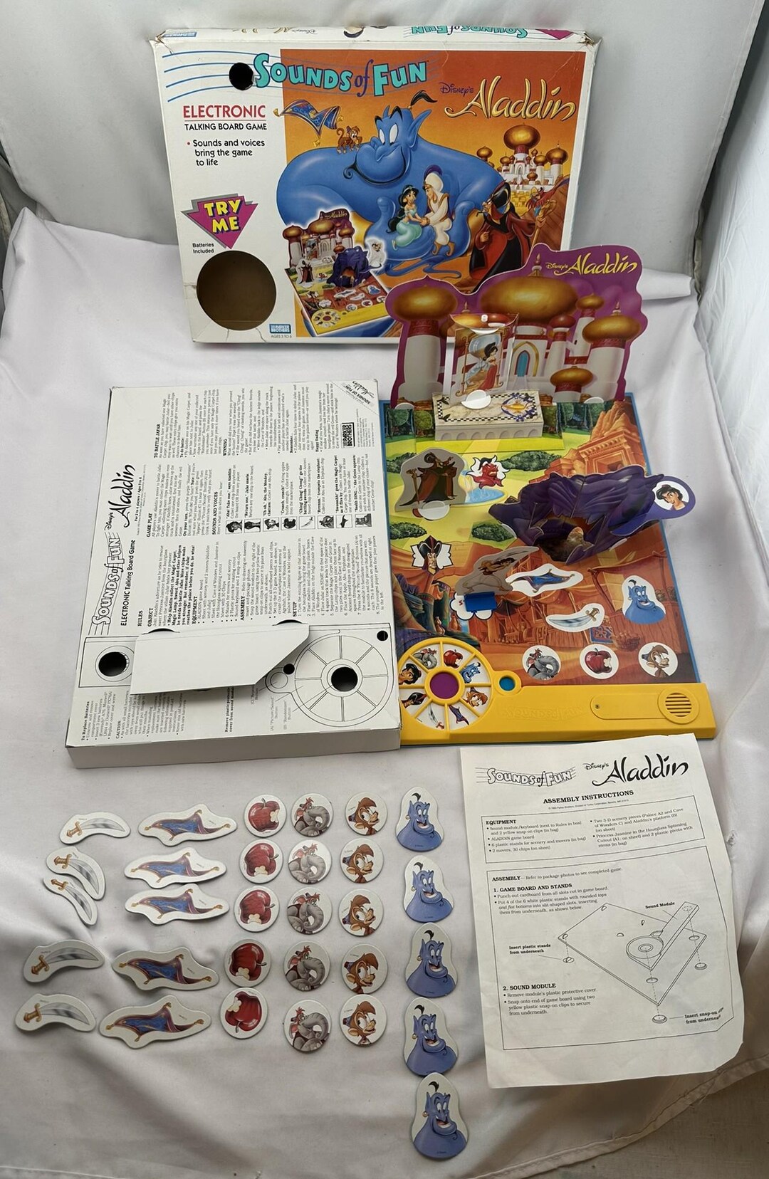 1992 Aladdin: Sounds of Fun Electronic Talking Board Game Parker ...