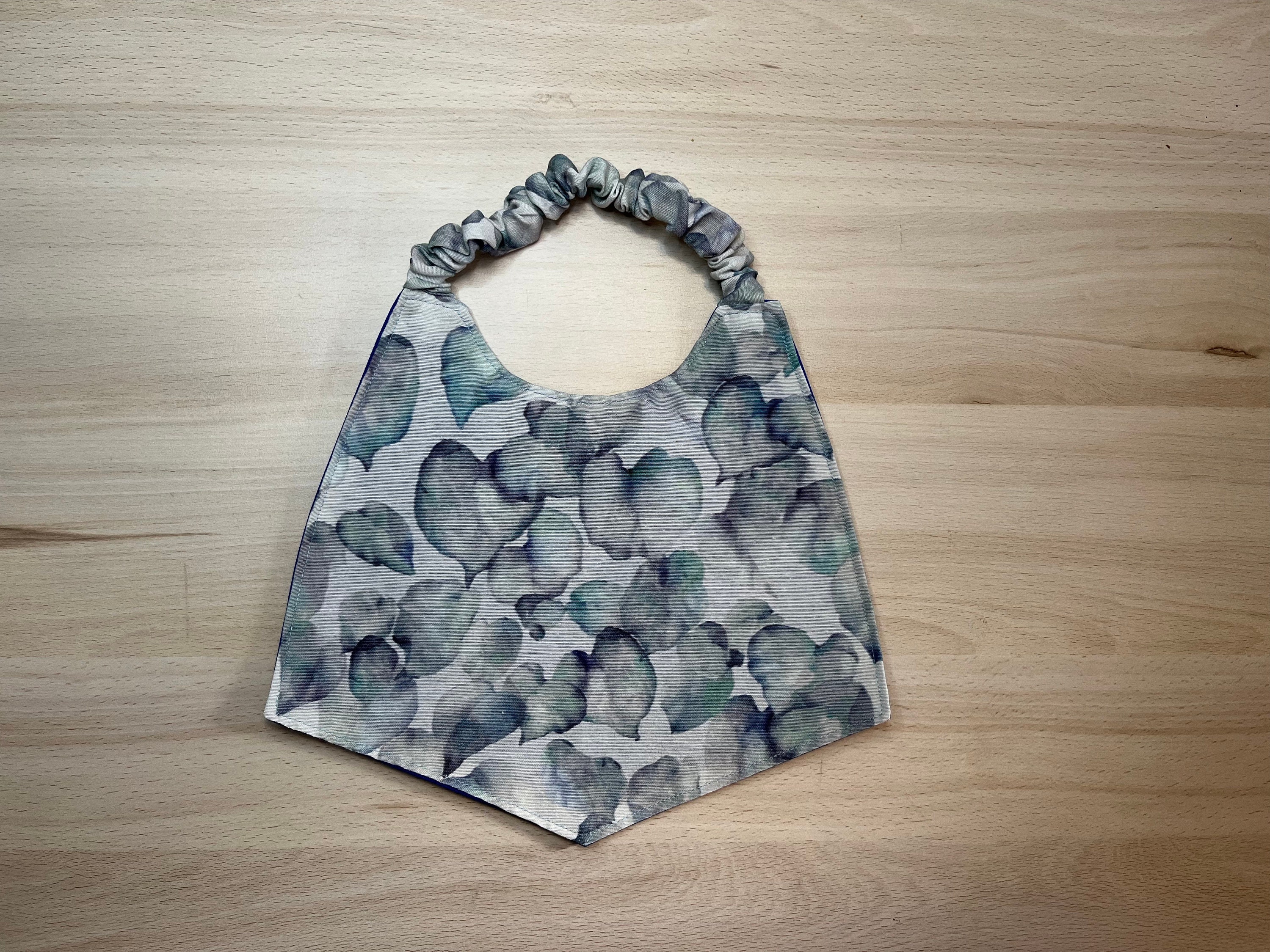Pullover Bib Pattern: Elastic Neckline, Newborn Gift (PDF Pattern) - Etsy