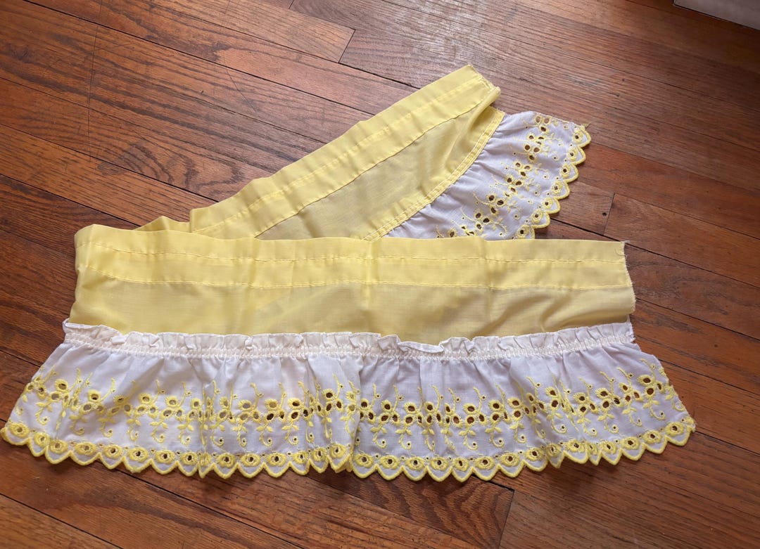 Vintage Yellow and White Window Valance Kitschy Kitsch Window ...