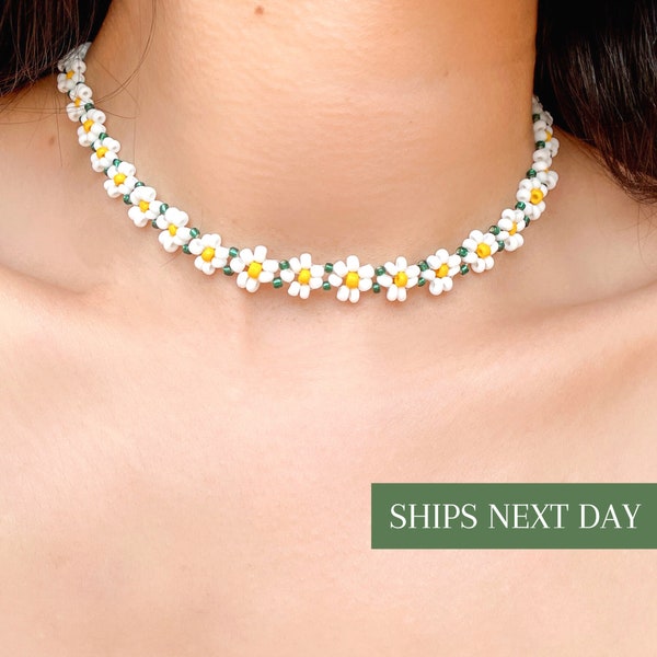 Daisy Chain Choker - Etsy