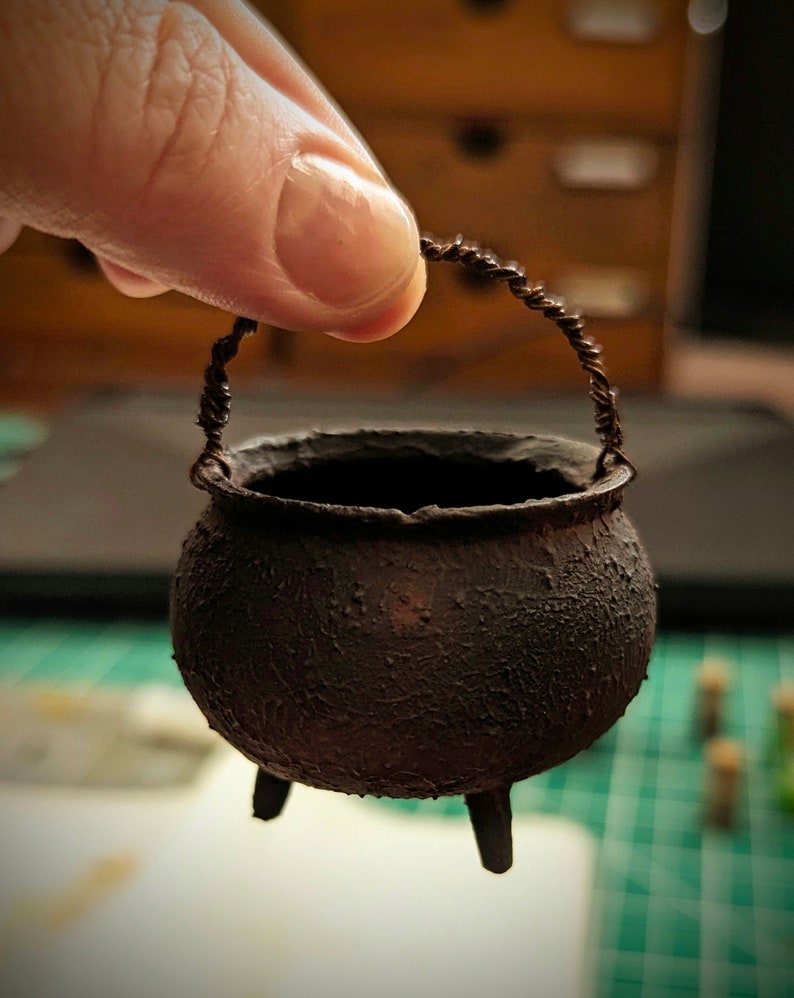 1:12 Miniature Witch's Cauldron With Copper Handle - Etsy