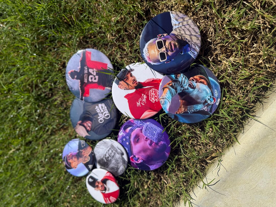 Chris Brown Breezy Tour Xx Buttons 1.5 Inch 2.25 Inch OR 3 Inch Pinback ...