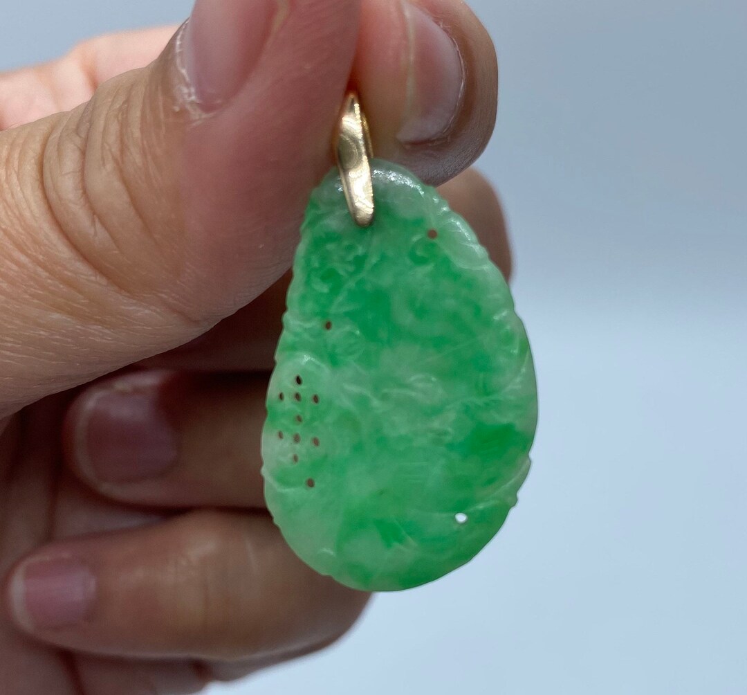Vintage 14K Translucent Vivid Green Jade Pendant | Kidney Shape | 14K ...