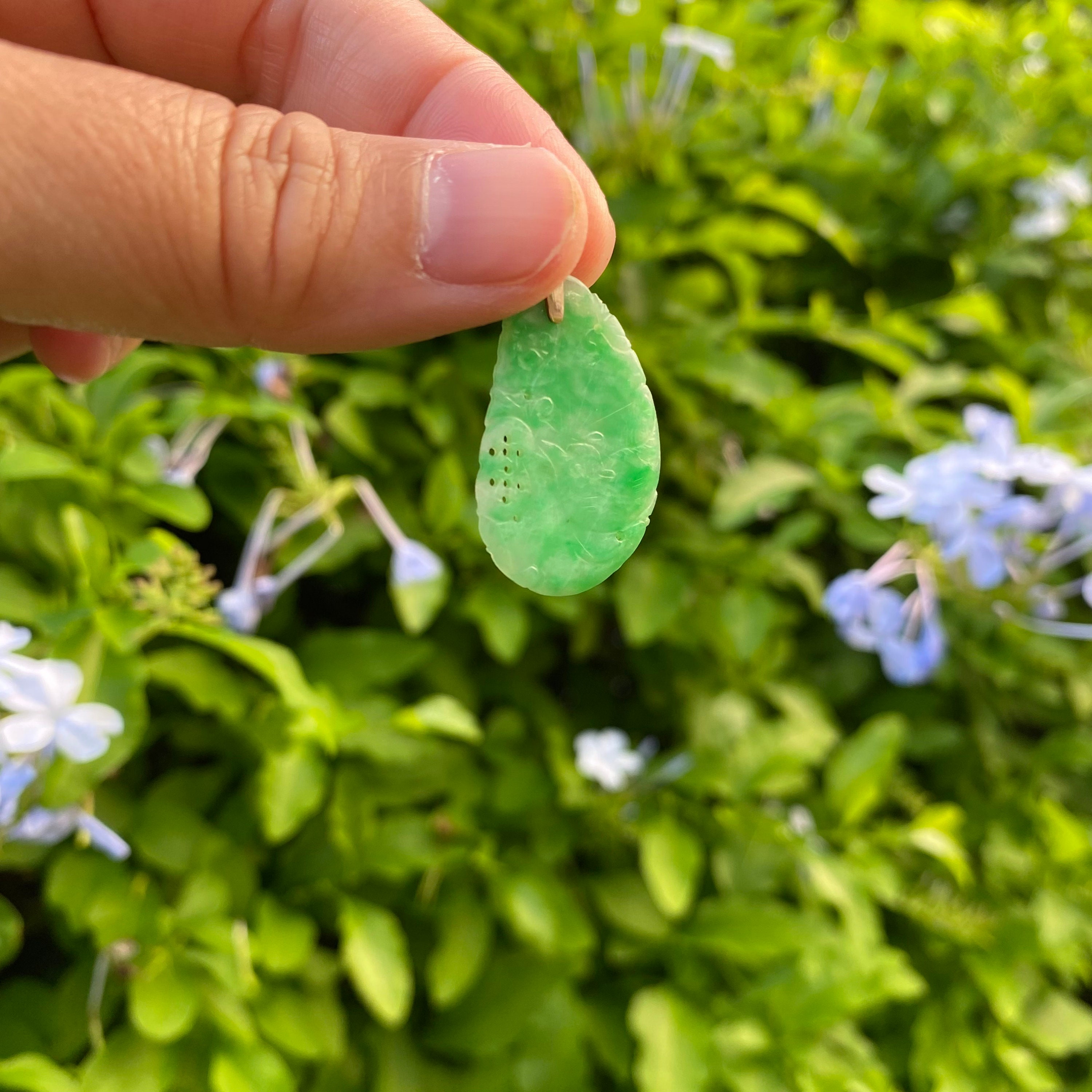 Vintage 14K Translucent Vivid Green Jade Pendant | Kidney Shape | 14K ...