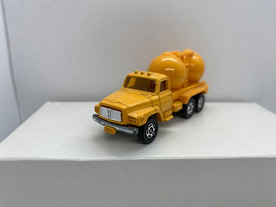 1978 Tomica Nissan Diesel Tank Truck No.16 - Etsy