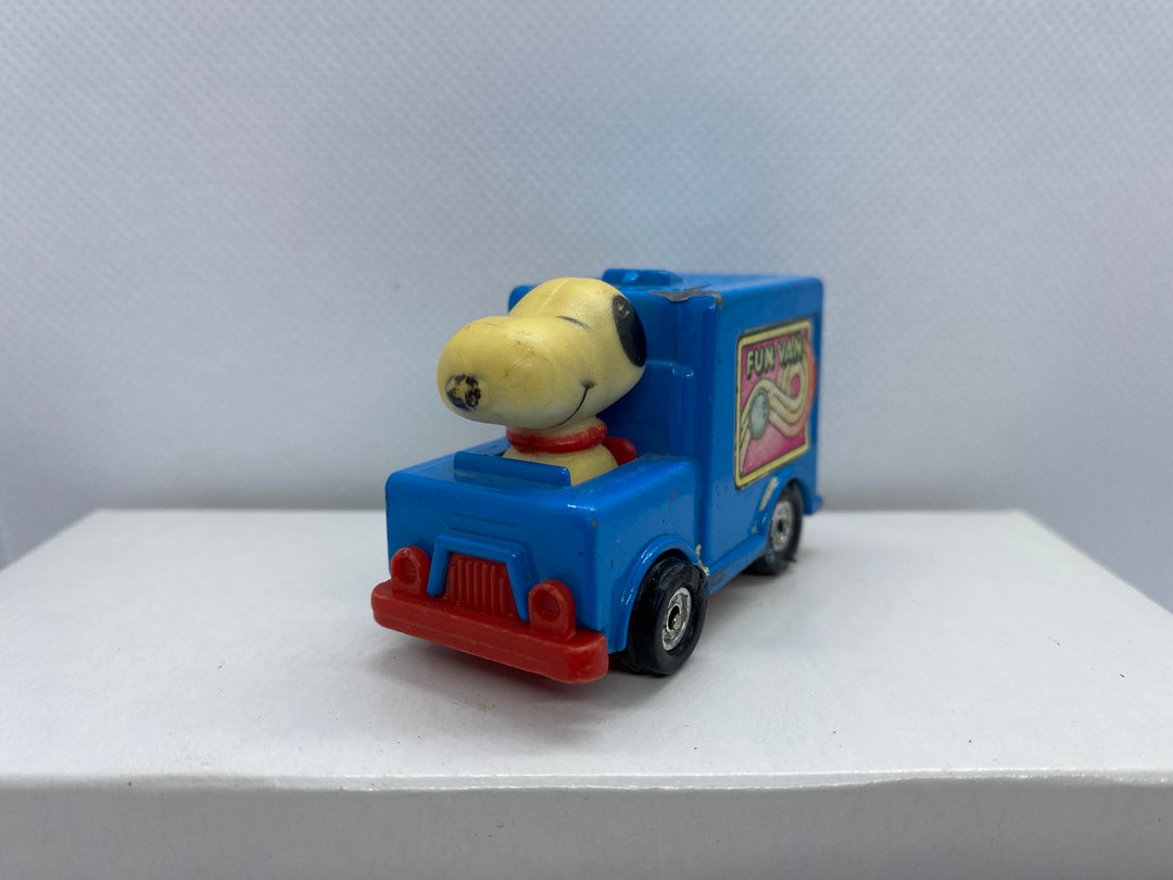 1976 Aviva (hasbro) Peanuts Snoopy Fun Van - Large Snoopy - Etsy