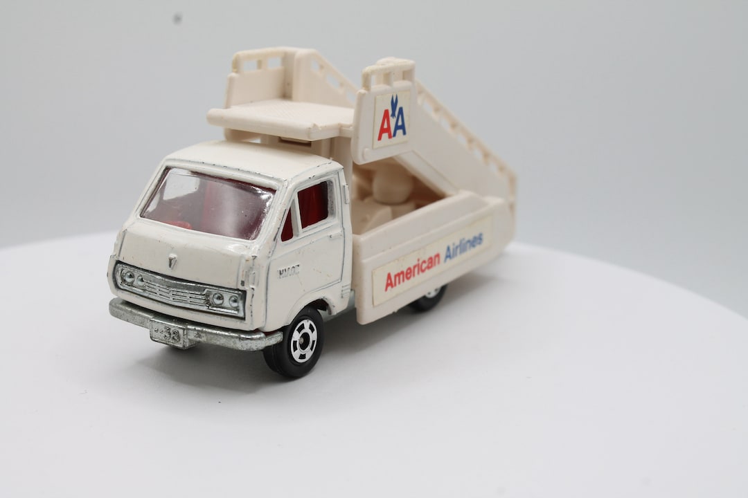 1978 Tomica Toyota Hiace American Airlines Ramp Truck No.38.50 - Etsy