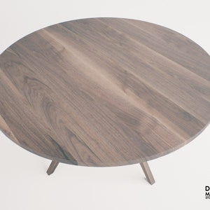 Round Dinning Table 66 Inch Round Rable Wood Christmas Decor Round ...
