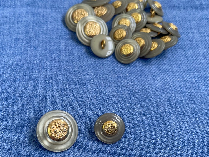 Set of 22 Buttons Vintage Olive Green and Gold Buttons Mixed - Etsy
