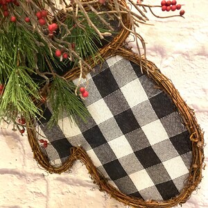 Buffalo Check Winter Snow Mittens Door Hanger, Buffalo Check Winter ...