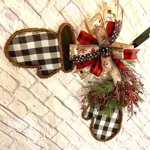 Buffalo Check Winter Snow Mittens Door Hanger, Buffalo Check Winter ...