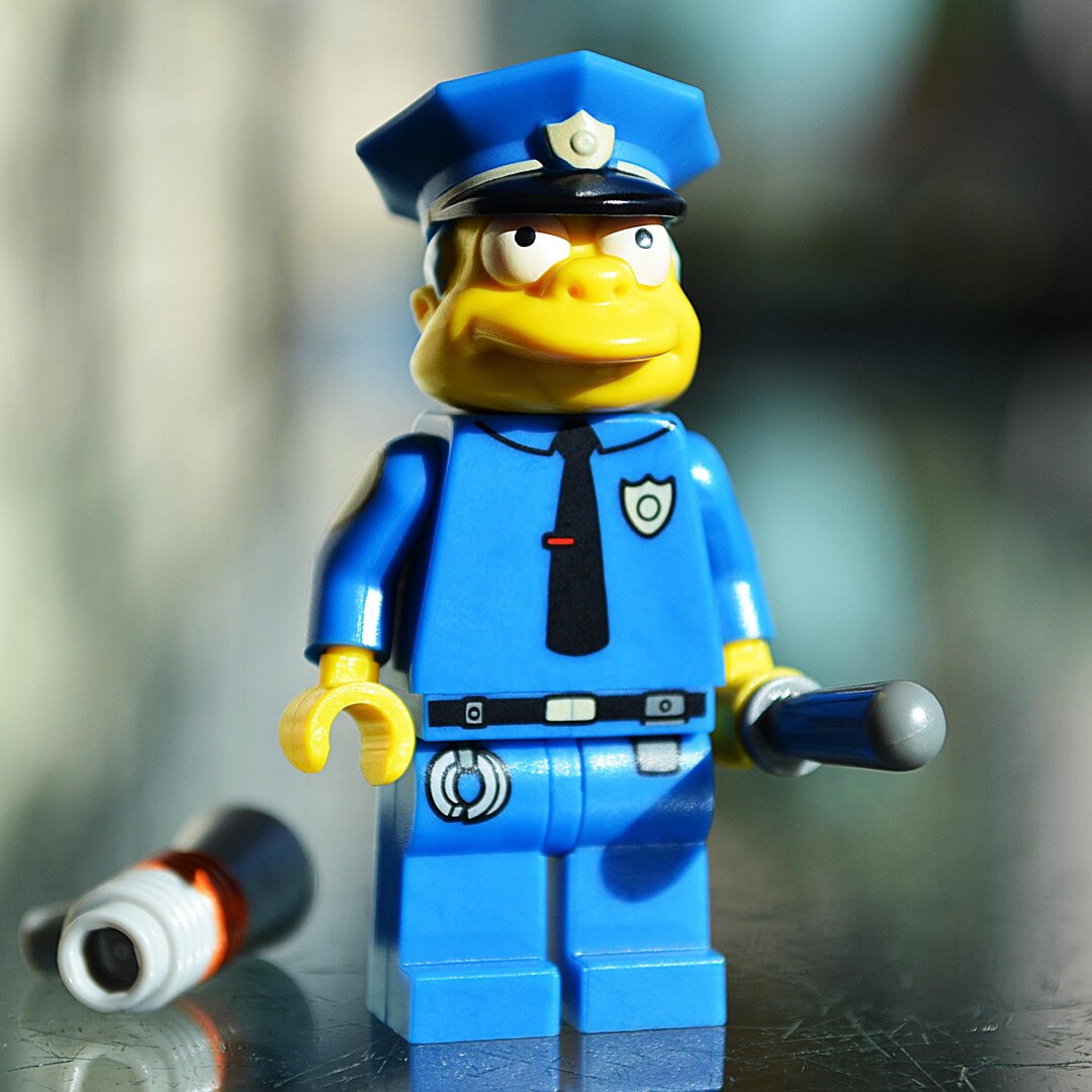 Chief Wiggum - Genuine LEGO® Minifigure // With Baton Club & Megaphone ...