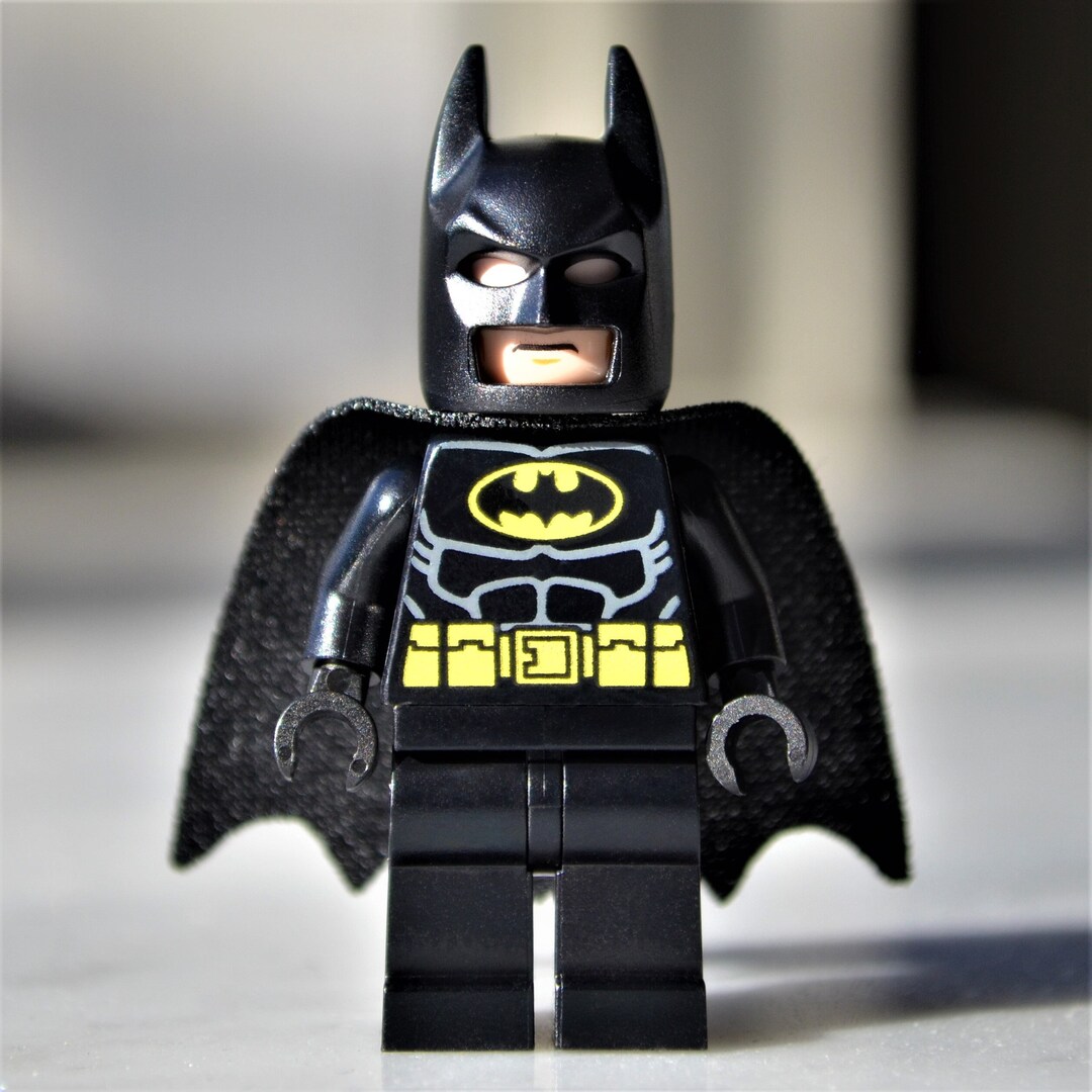 Batman - Genuine LEGO® Minifigure - Black and Yellow Suit // Classic ...