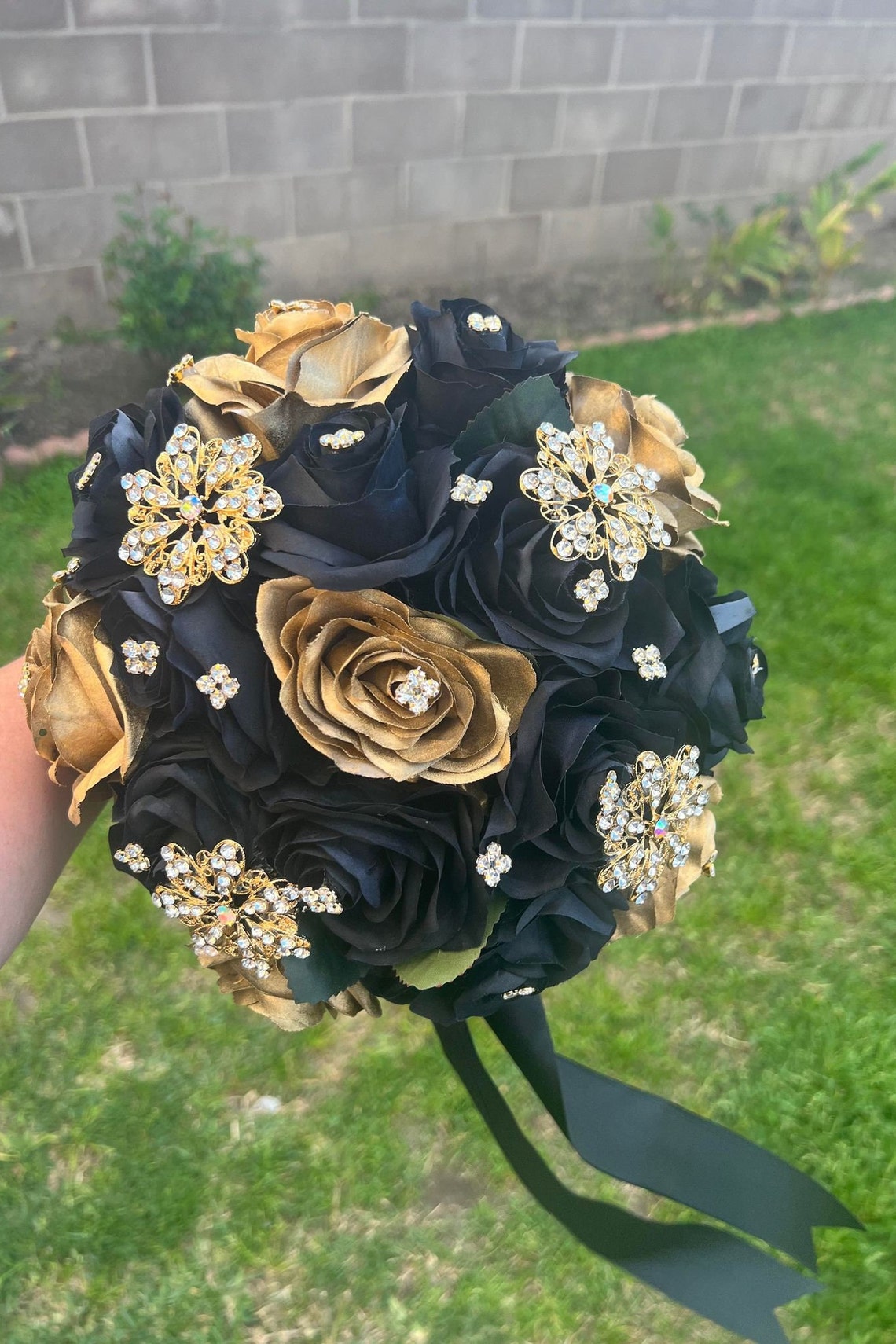Black and Gold Bouquet - Etsy