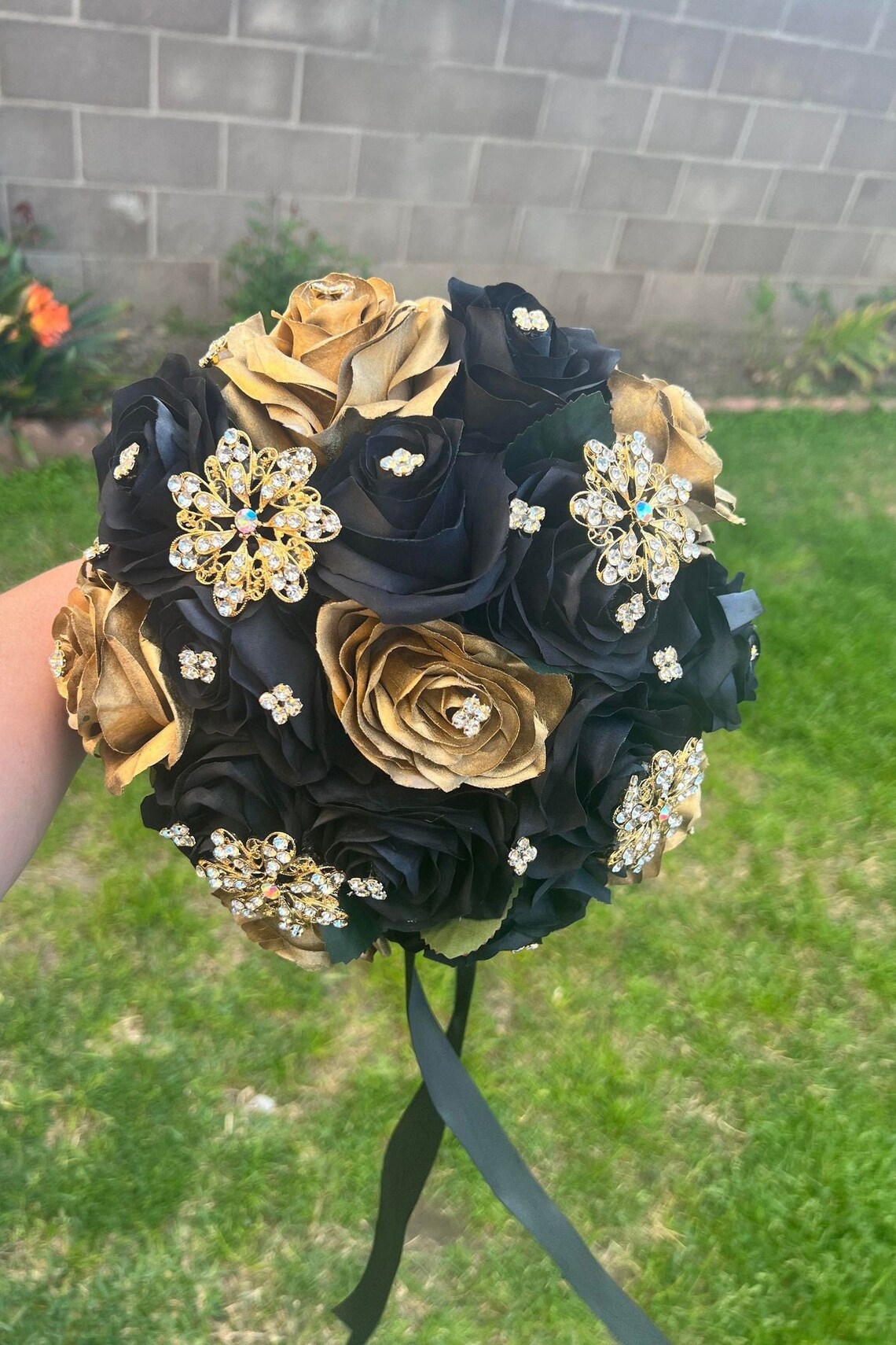 Black and Gold Bouquet - Etsy