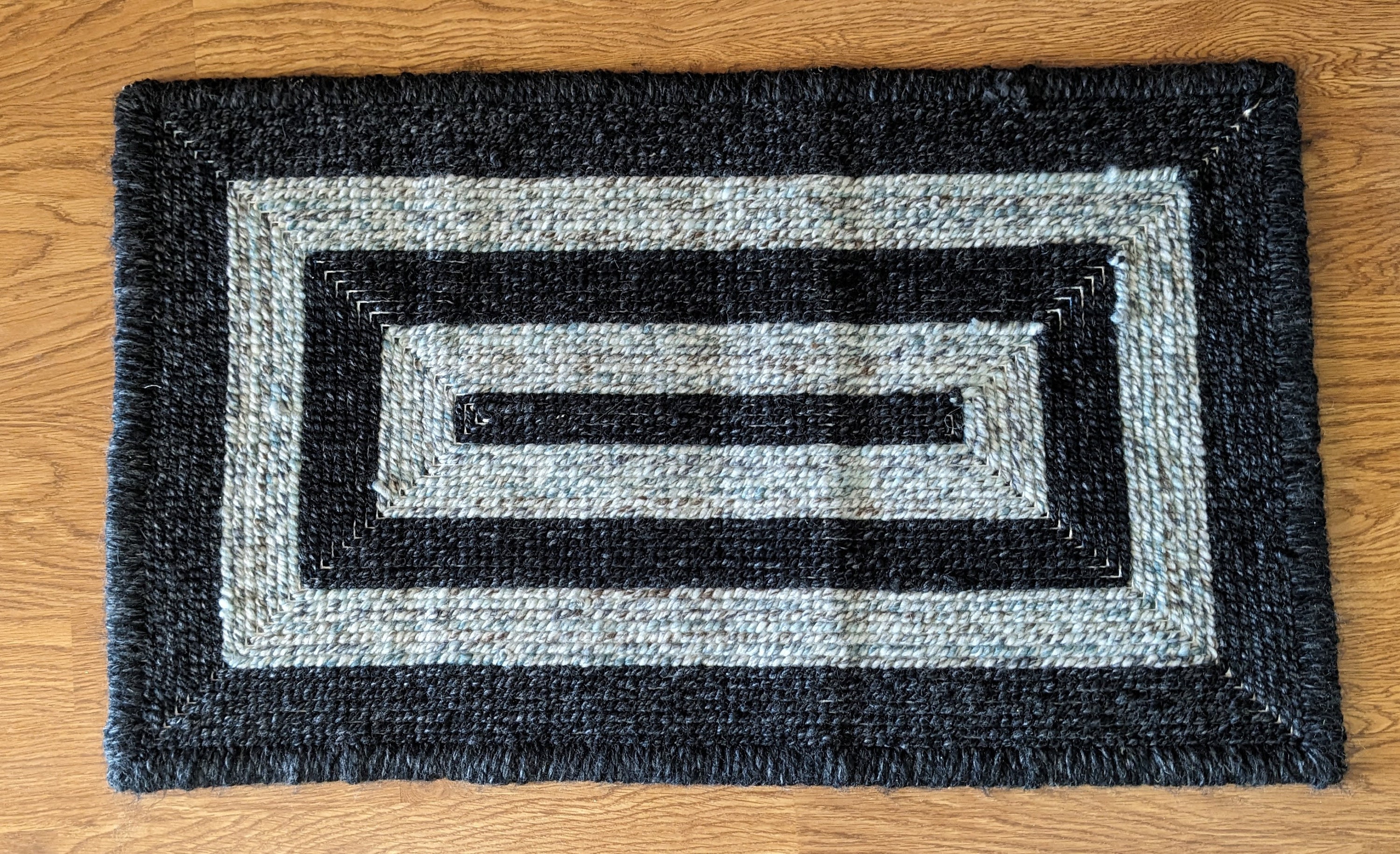 New Yarn Locker-hook Rug 17.5" X 28" - Etsy