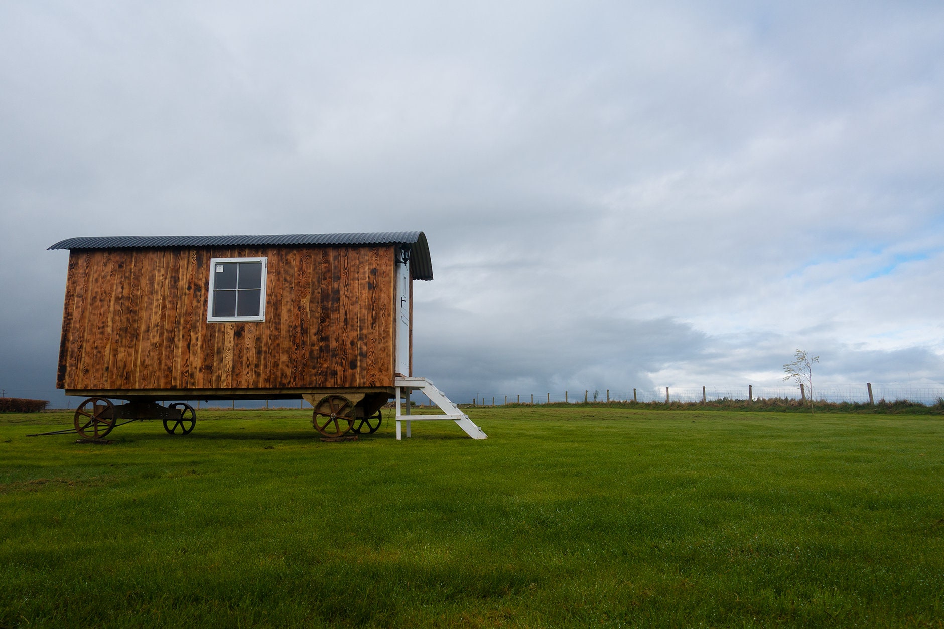 Bespoke Larch Shepherds Hut - Etsy UK