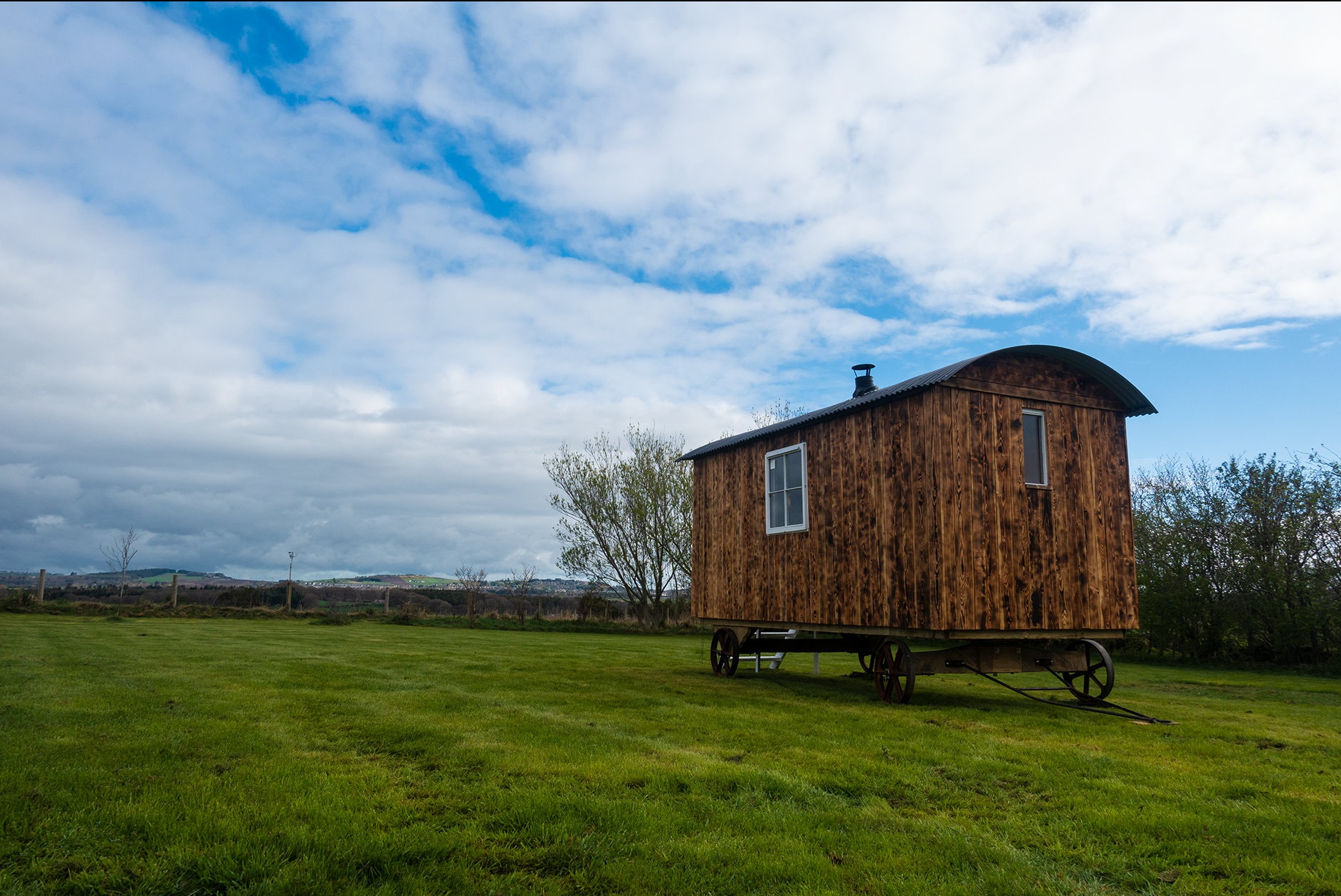 Bespoke Larch Shepherds Hut - Etsy UK