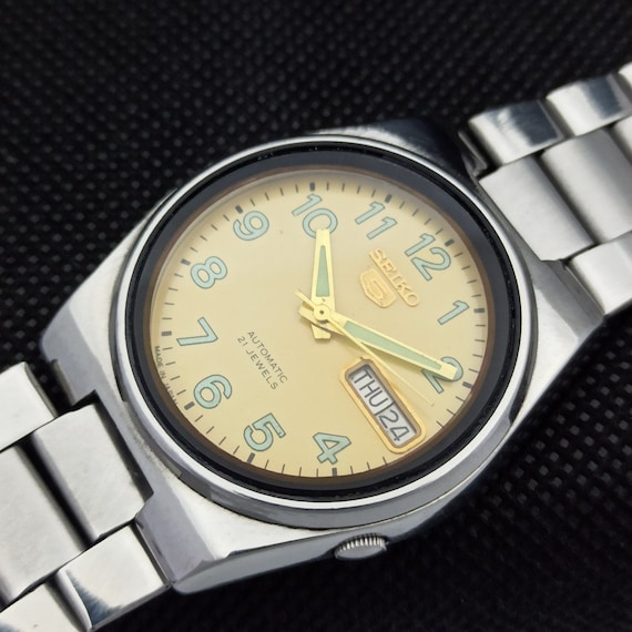 Genuine Vintage Seiko 5 automatic 7009a japan mens da… - Gem