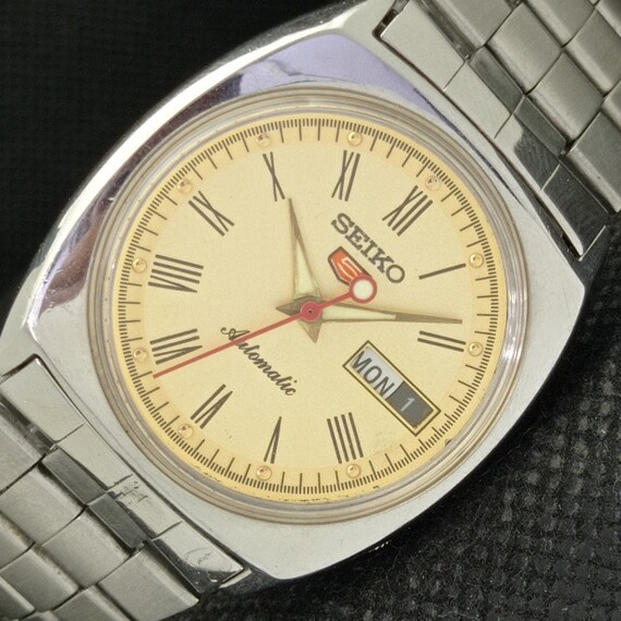 Genuine Vintage Seiko 5 automatic 6106b japan mens da… - Gem