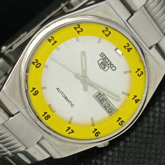 Genuine Vintage Seiko 5 automatic 7019a japan mens da… - Gem