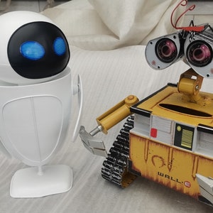 EVE Metal Robot, Eve Robot Figure, Handicraft, Wall E Robot, Unique ...