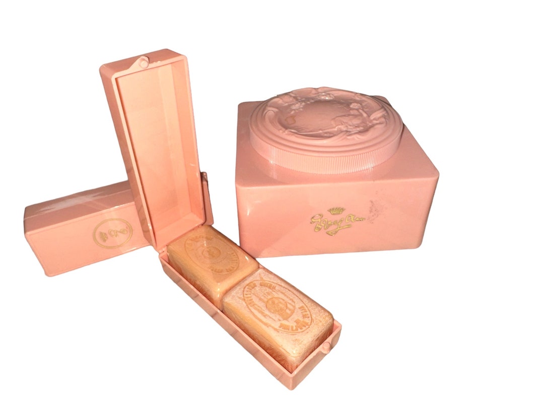 Vintage 70’s Evyan White Shoulders Pink Art Nouveau Dusting Powder 2 ...