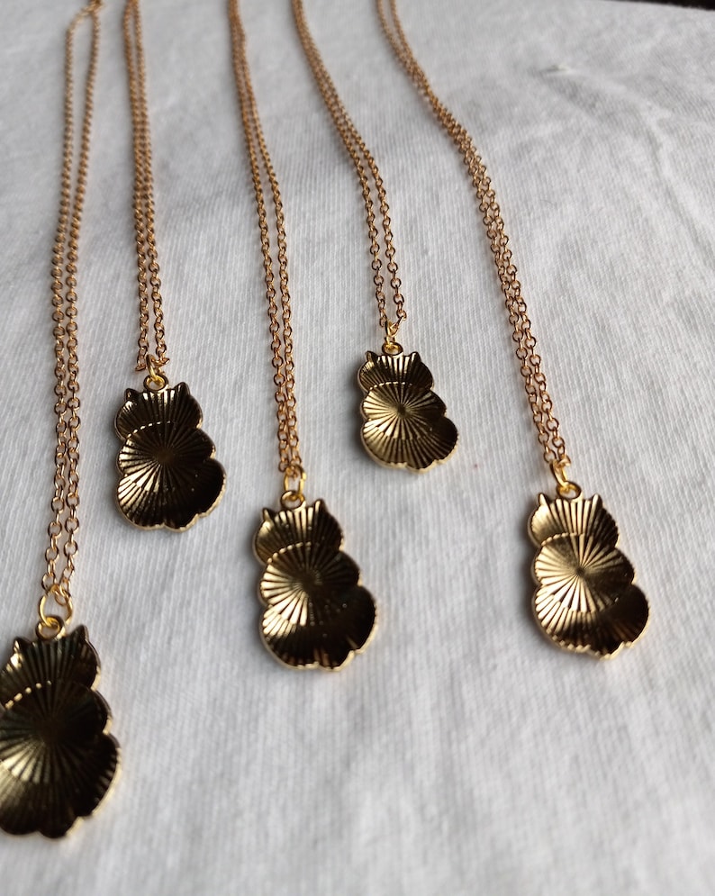 Dainty Cat Pendant/cutest Kitten Necklaces/five Little Gold - Etsy