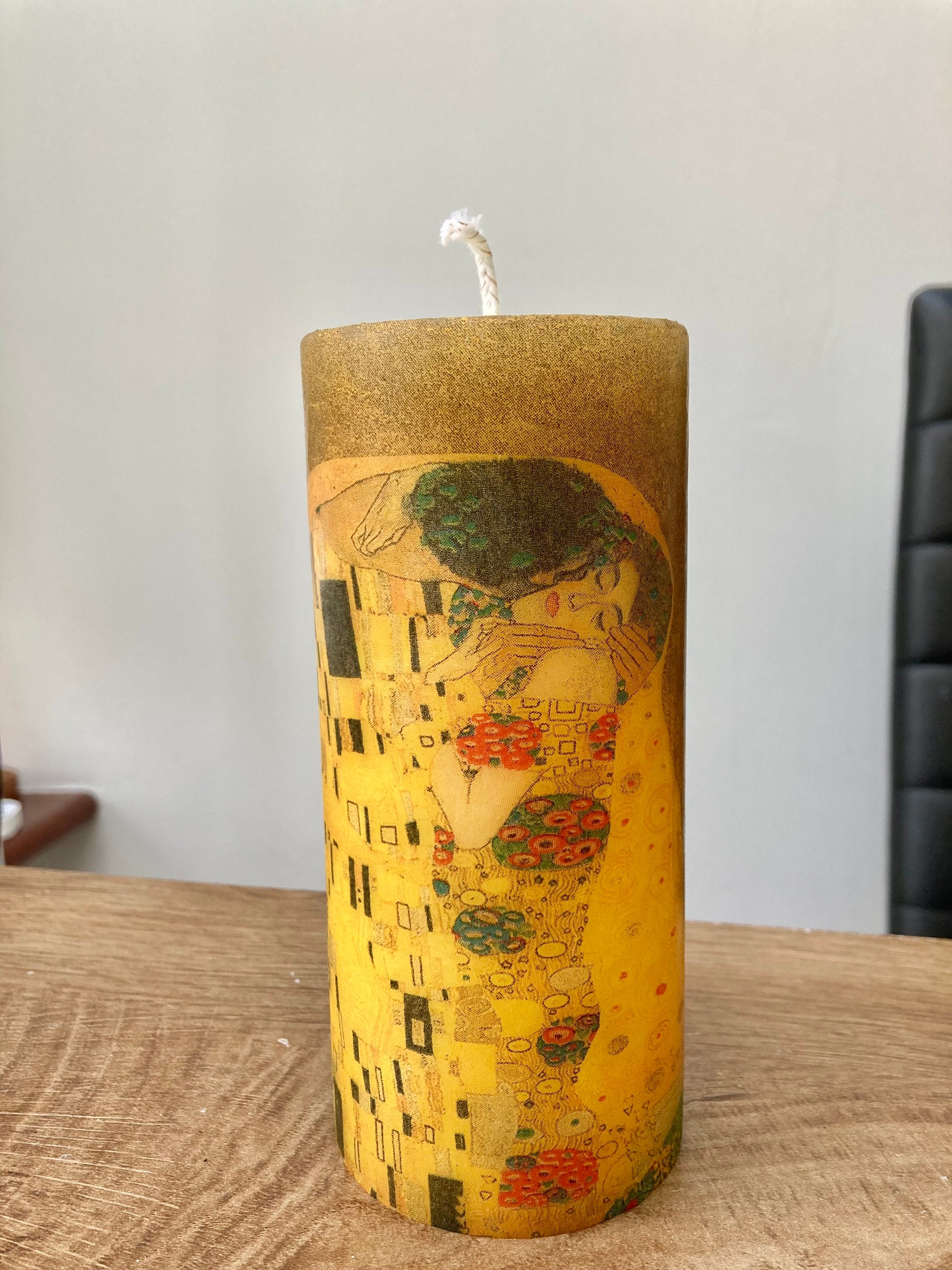 Gustav Klimt the Kiss Theme Candle - Etsy