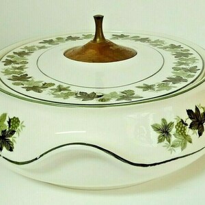 Taylor Smith Taylor Covered Casserole Dish Ironware Greenbriar White ...