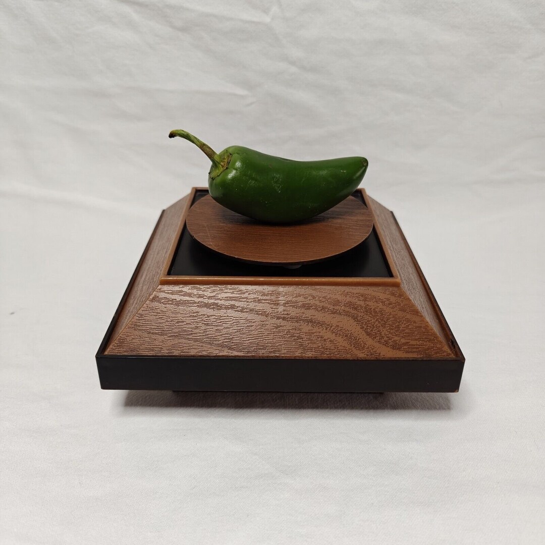 Vintage Display Turntable W/woodgrain Finish Made in USA by Hankscraft ...