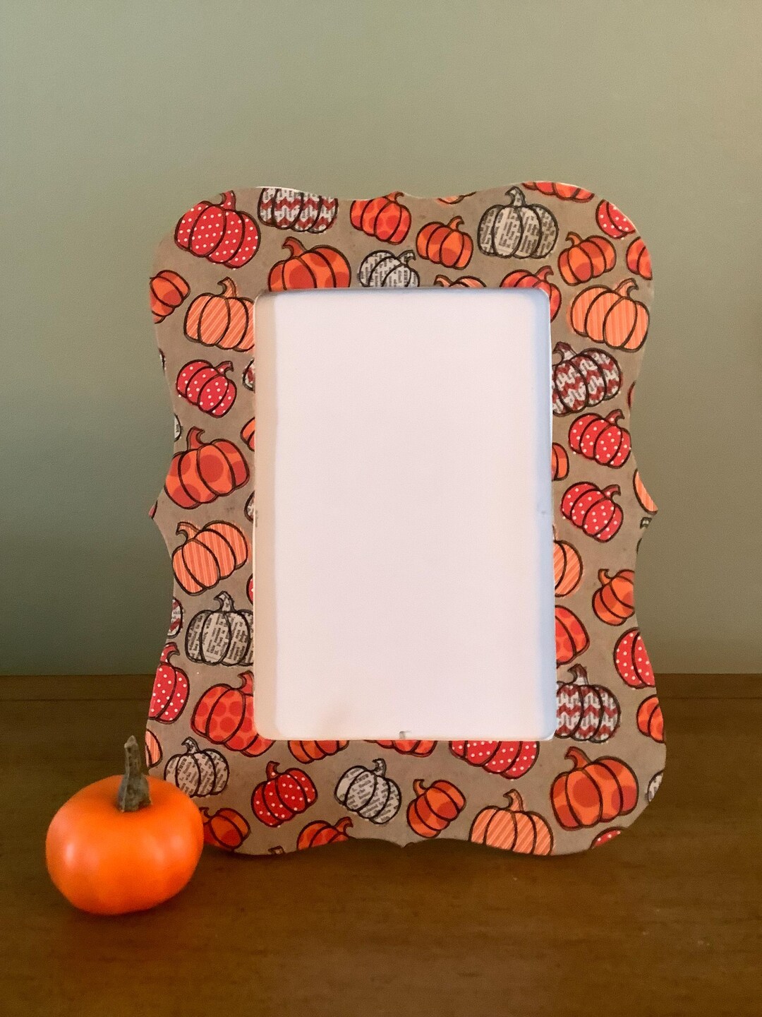 Make Your Favorite Fall Picture Stand Out With This Unique Handmade ...