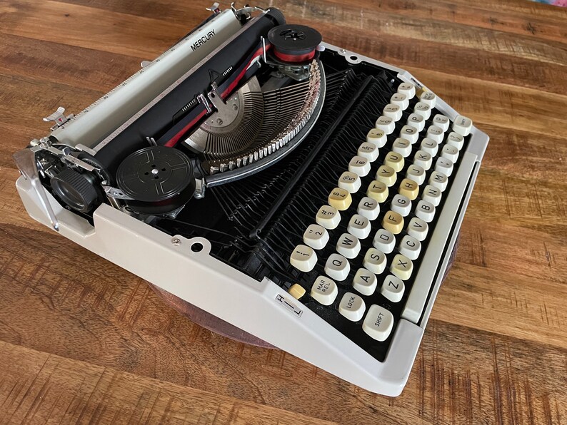 Vintage Working Royal Mercury Typewriter With Hard Case - Etsy