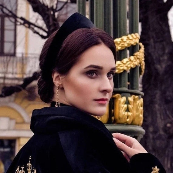 Modern Kokoshnik