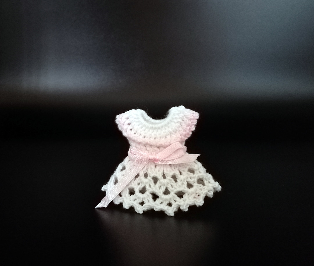 Mini robes en crochet, Mini robes blanches, Mini robes en dentelle ...