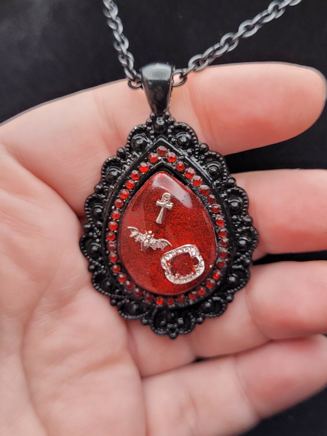 The Masquerade: Black and Red Goth Resin VTM VTMB Teardrop Necklace ...