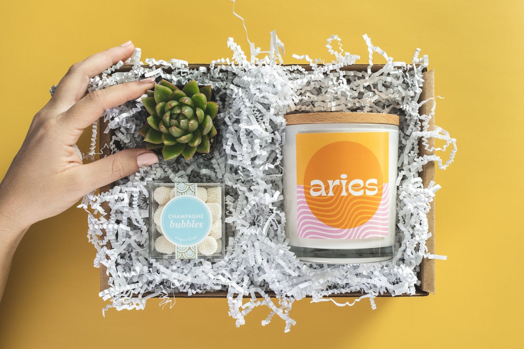 Aries Gift Box for Her, Astrology Soy Candle Gift for Friend, Zodiac ...