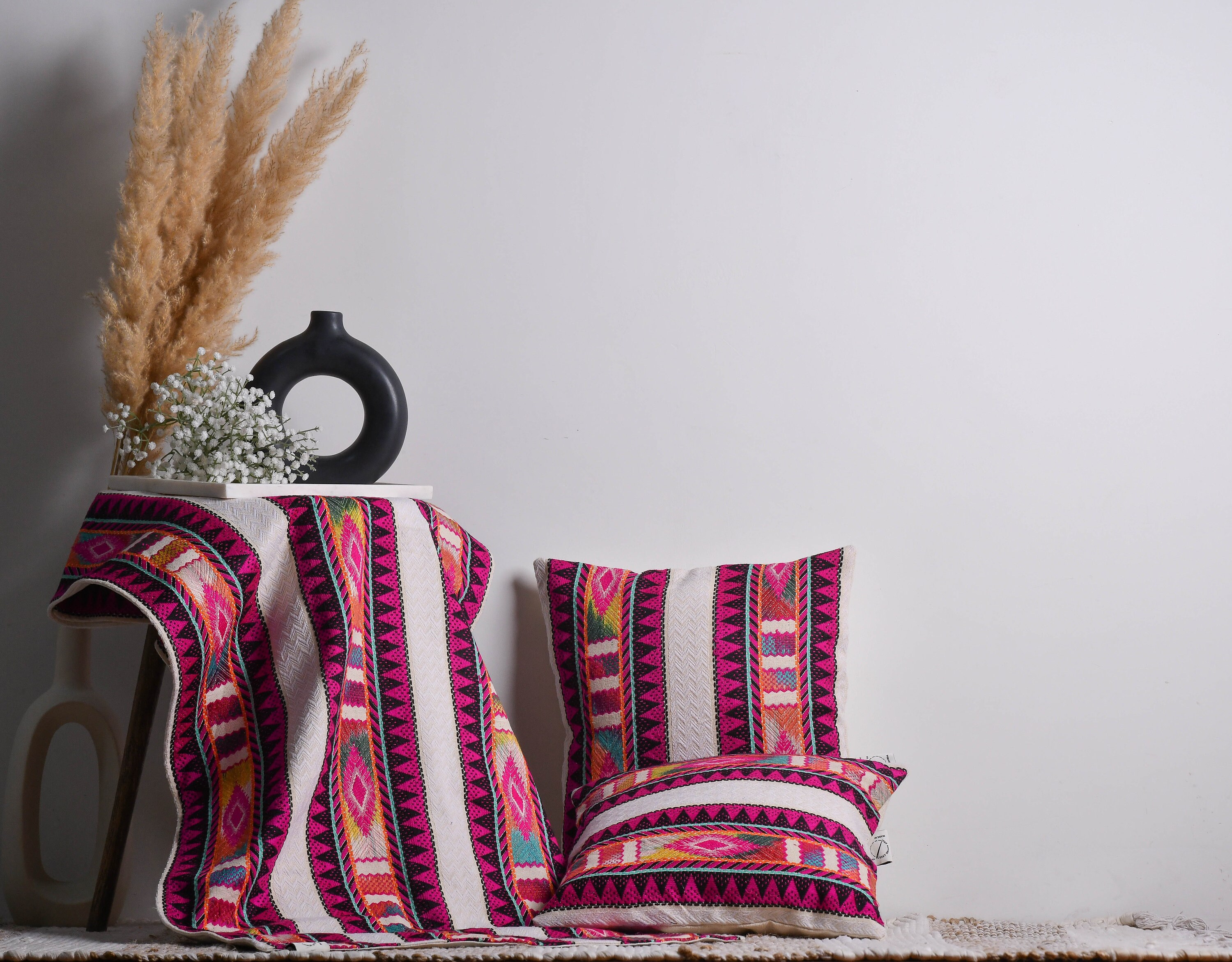 Fuchsia Cream Woven Bed Runner With Cushion Cover Set, Patio Home Decor ...