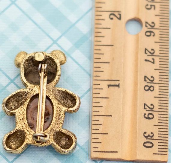 Adorable Vintage Golden Cuddly Bear Brooch - L2 - Gem