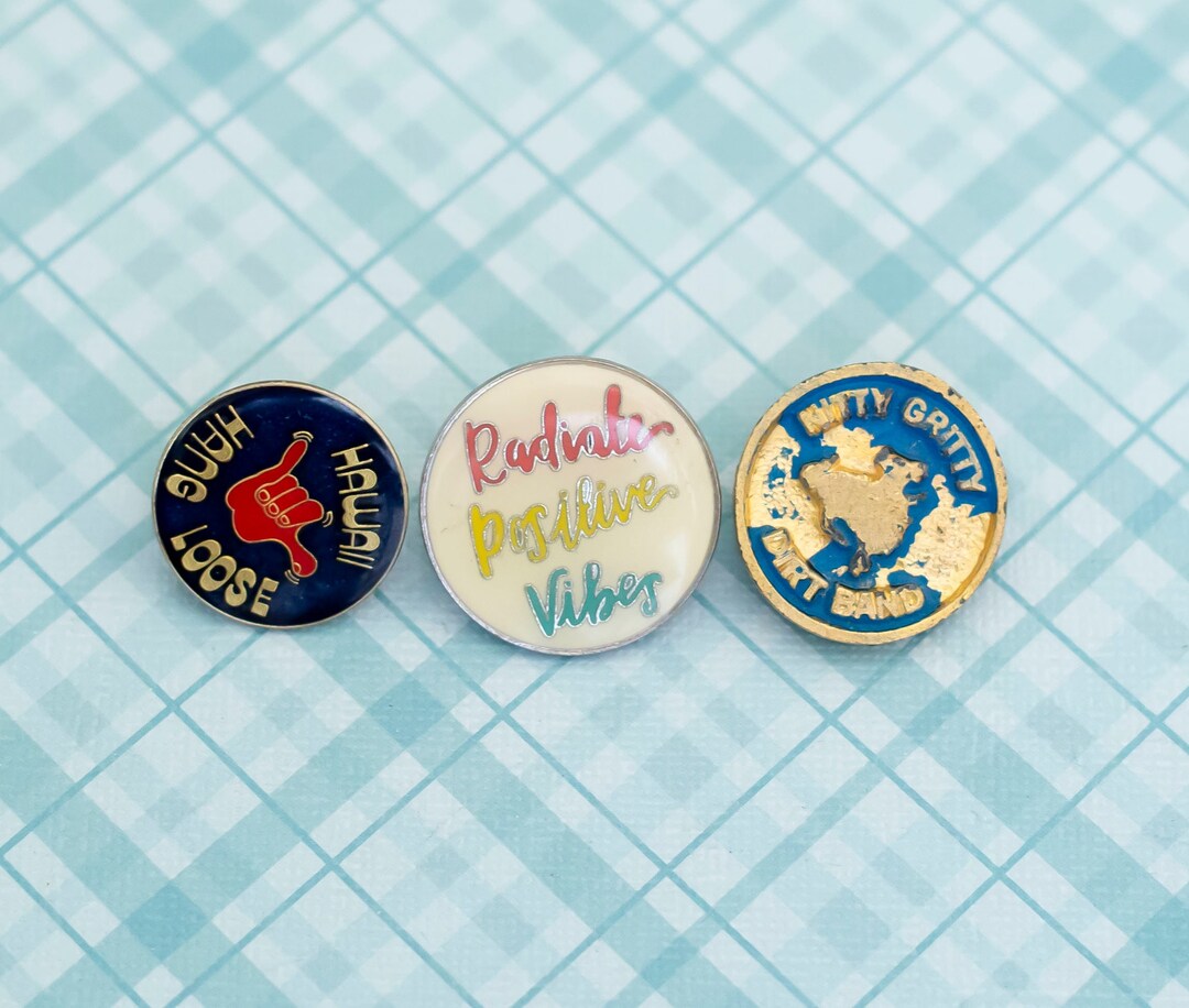 Vintage Set of Hippie Pins - L23 - Etsy
