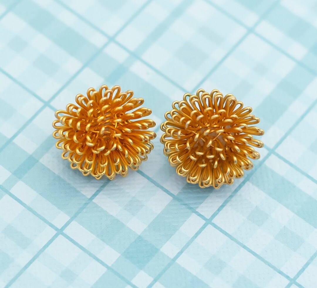Vintage Golden Lychee Stud Earrings by Avon - L7 - Etsy